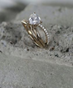 How To Pick A Unique Engagement Ring! - Weddingplz Blog
