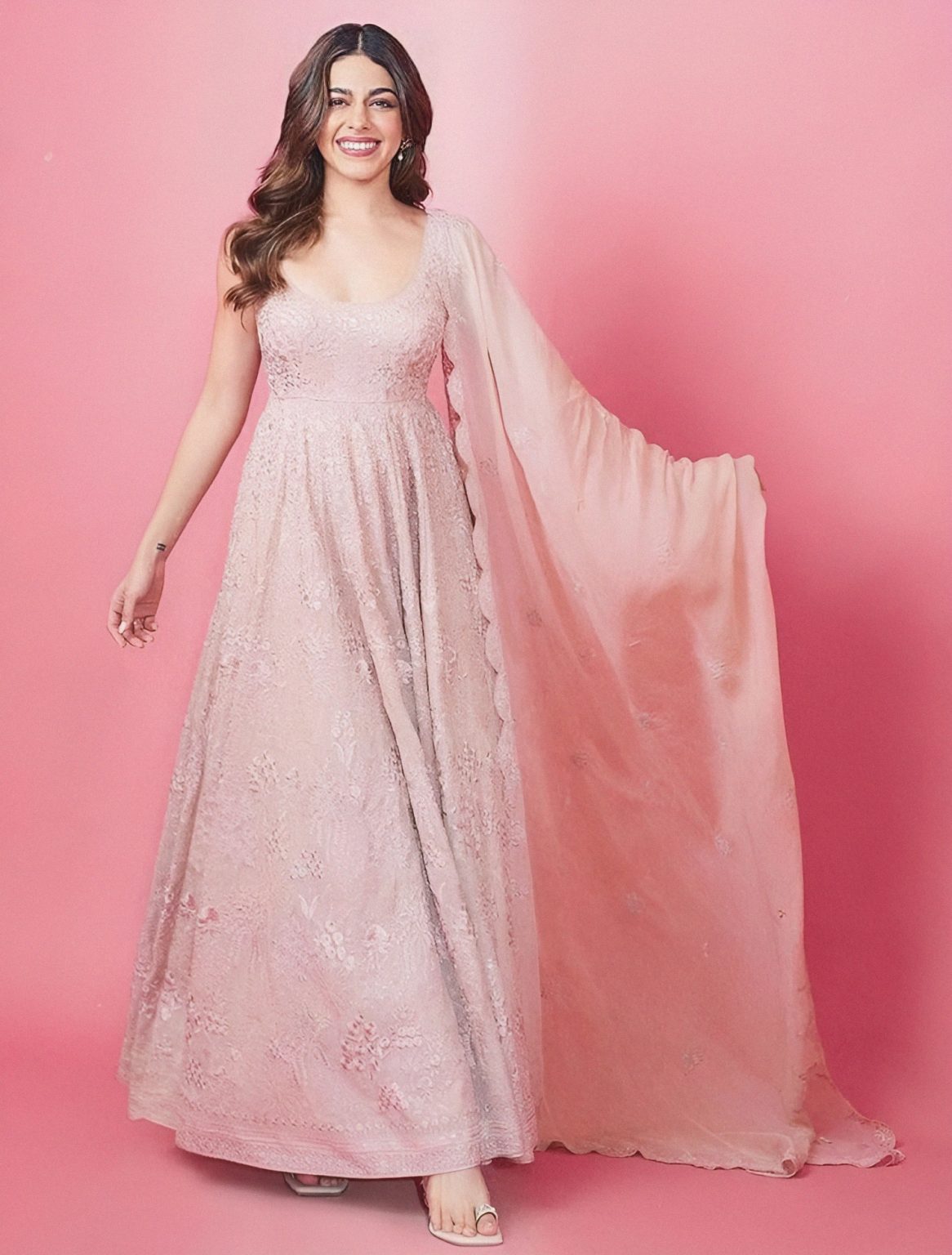 Roka Outfits for Brides-to-Be - Weddingplz Blog