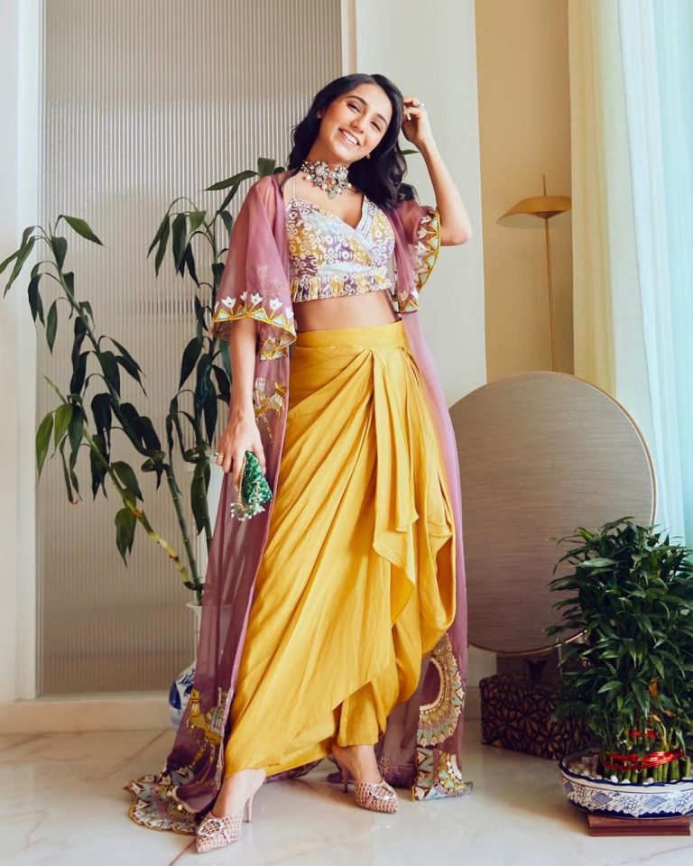 Roka Outfits for Brides-to-Be - Weddingplz Blog