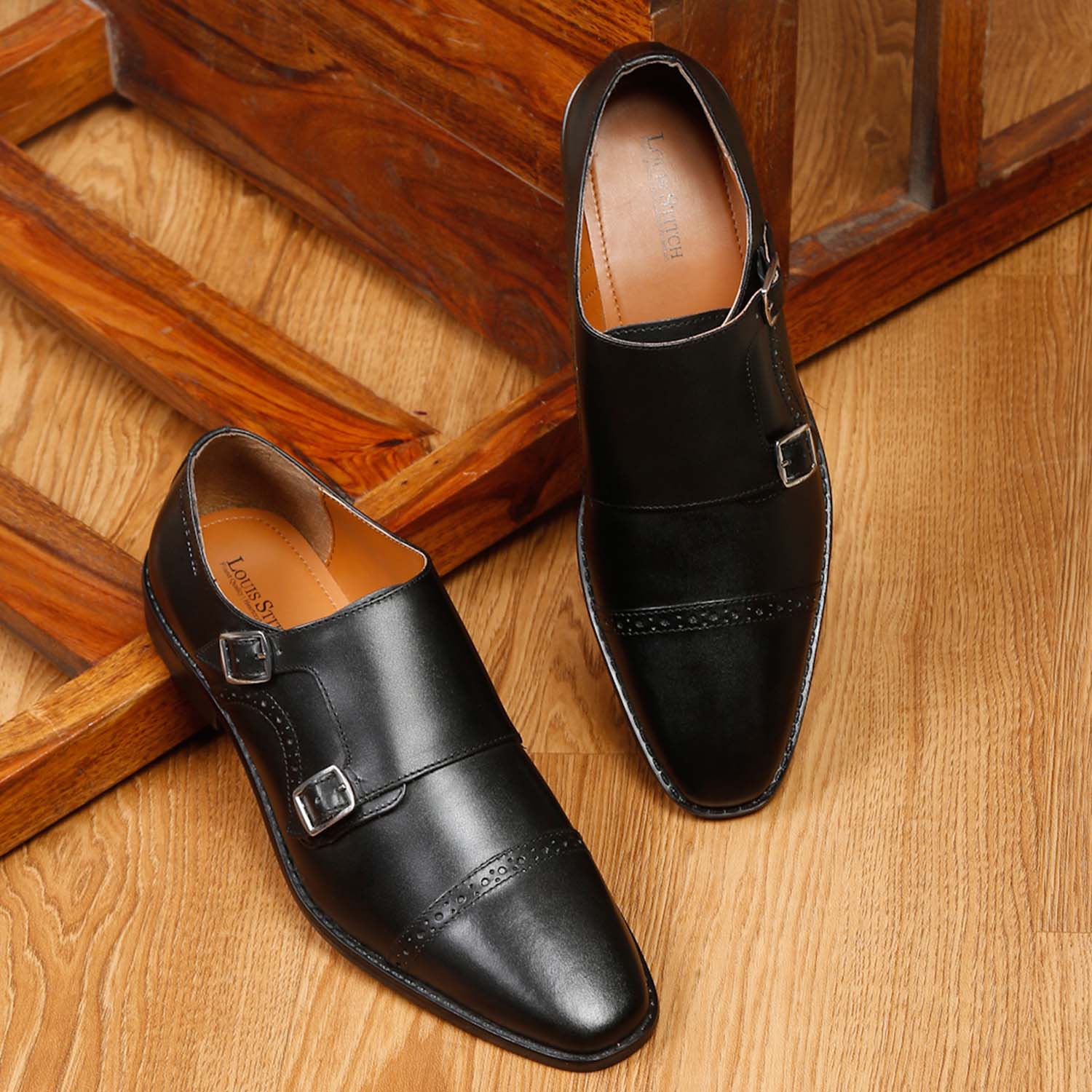 Stepping into Wedding Style: A Groom's Guide to the Perfect Footwear ...