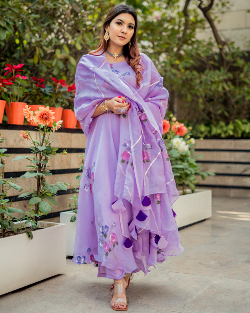 Lilac: Colour Of The Season Is Sensed And Here’s How You Can Inculcate ...