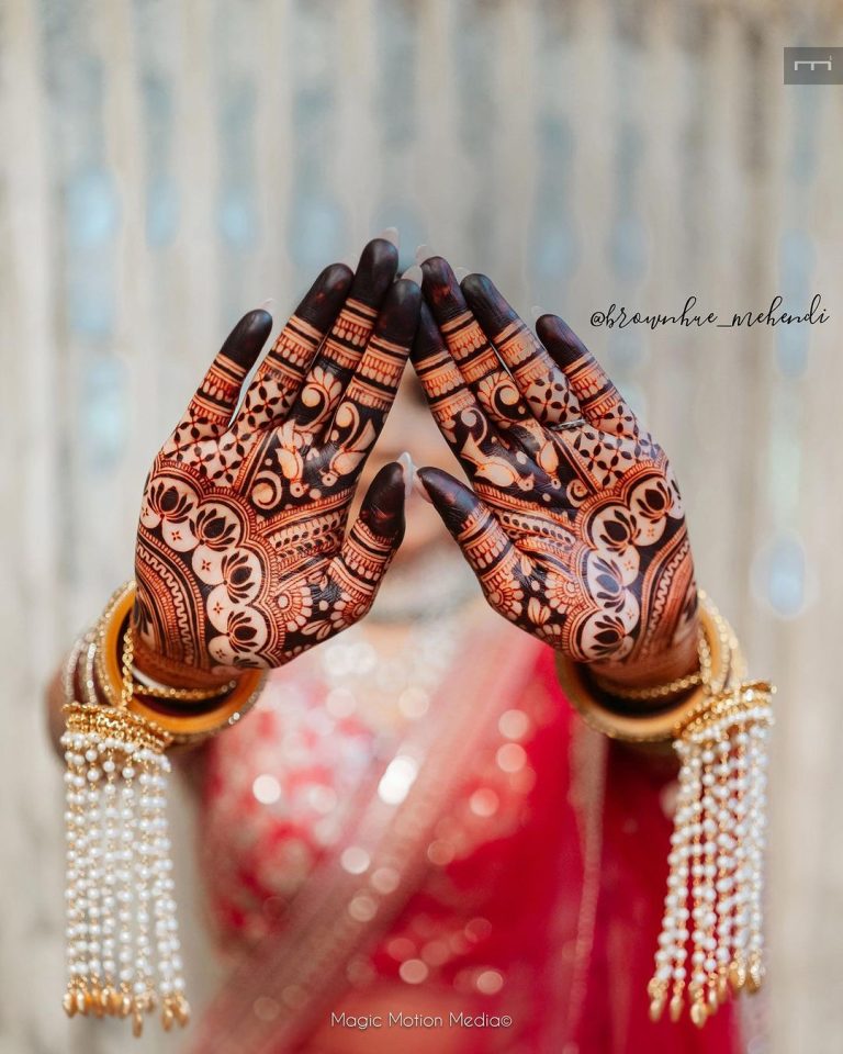 Tips for Getting the Darkest Mehndi Stain - Weddingplz Blog