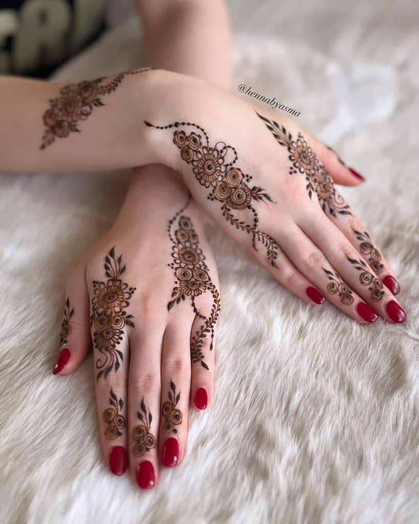 Minimal Arabic Mehndi Designs for Hands - Weddingplz Blog