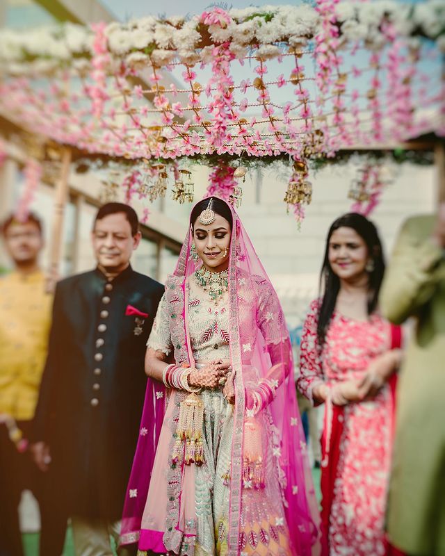 Swooning Over Fabulous Solo Shots Of Brides Must Be Bookmarked For Your ...