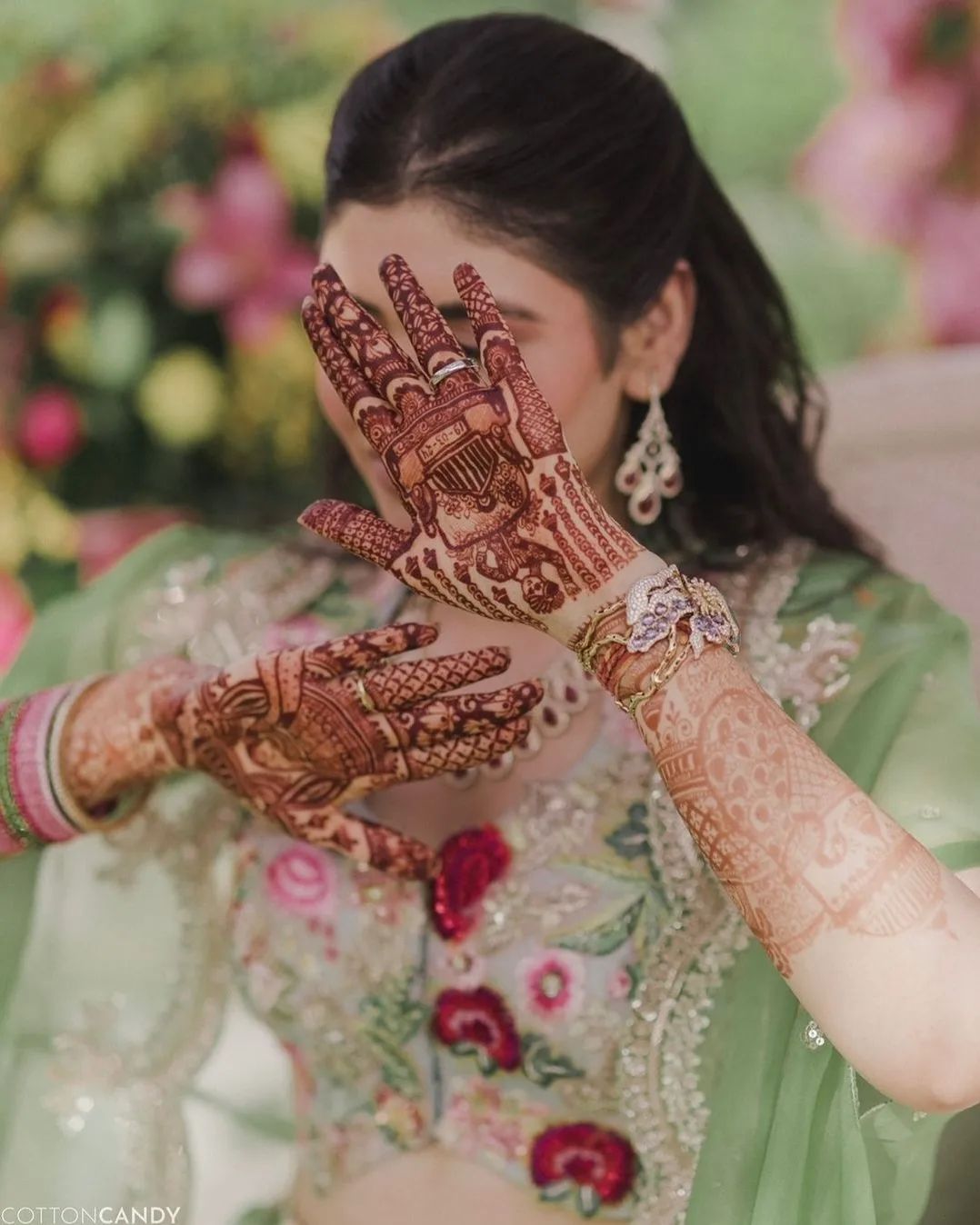 Mehendi Designs: From Minimalist to Magnificant - Weddingplz Blog